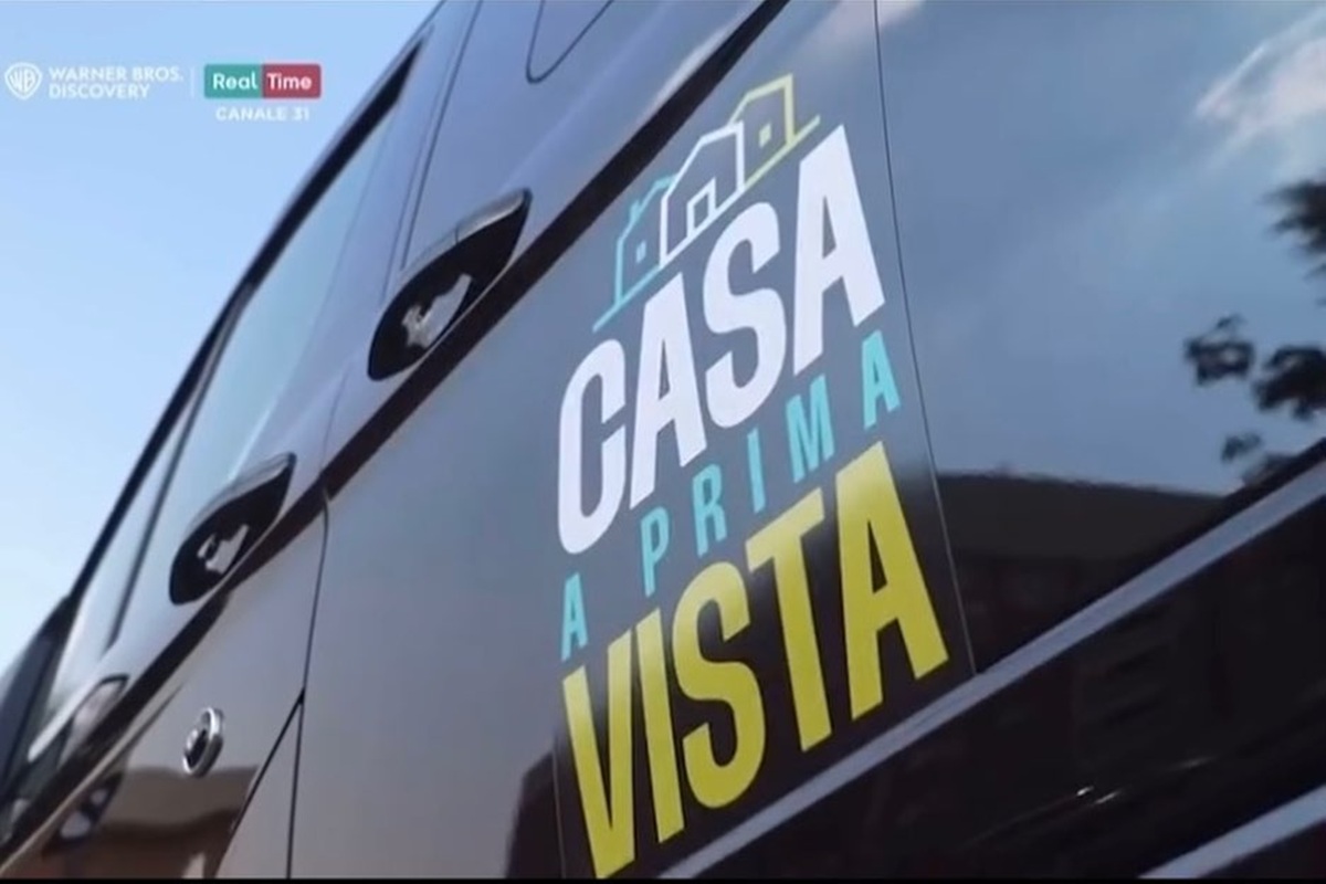 Quanto guadagnano i 9 agenti di Casa a Prima Vista: le cifre